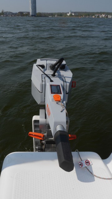 E-Motor: Erste Erfahrungen mit dem Elektro-Außenborder | SegelReporter