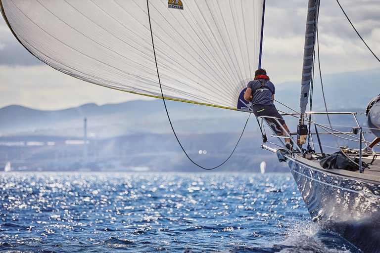 Vorwindsegel – der Gennaker: So einfach und schön ist das Segeln mit einem Gennaker | SegelReporter