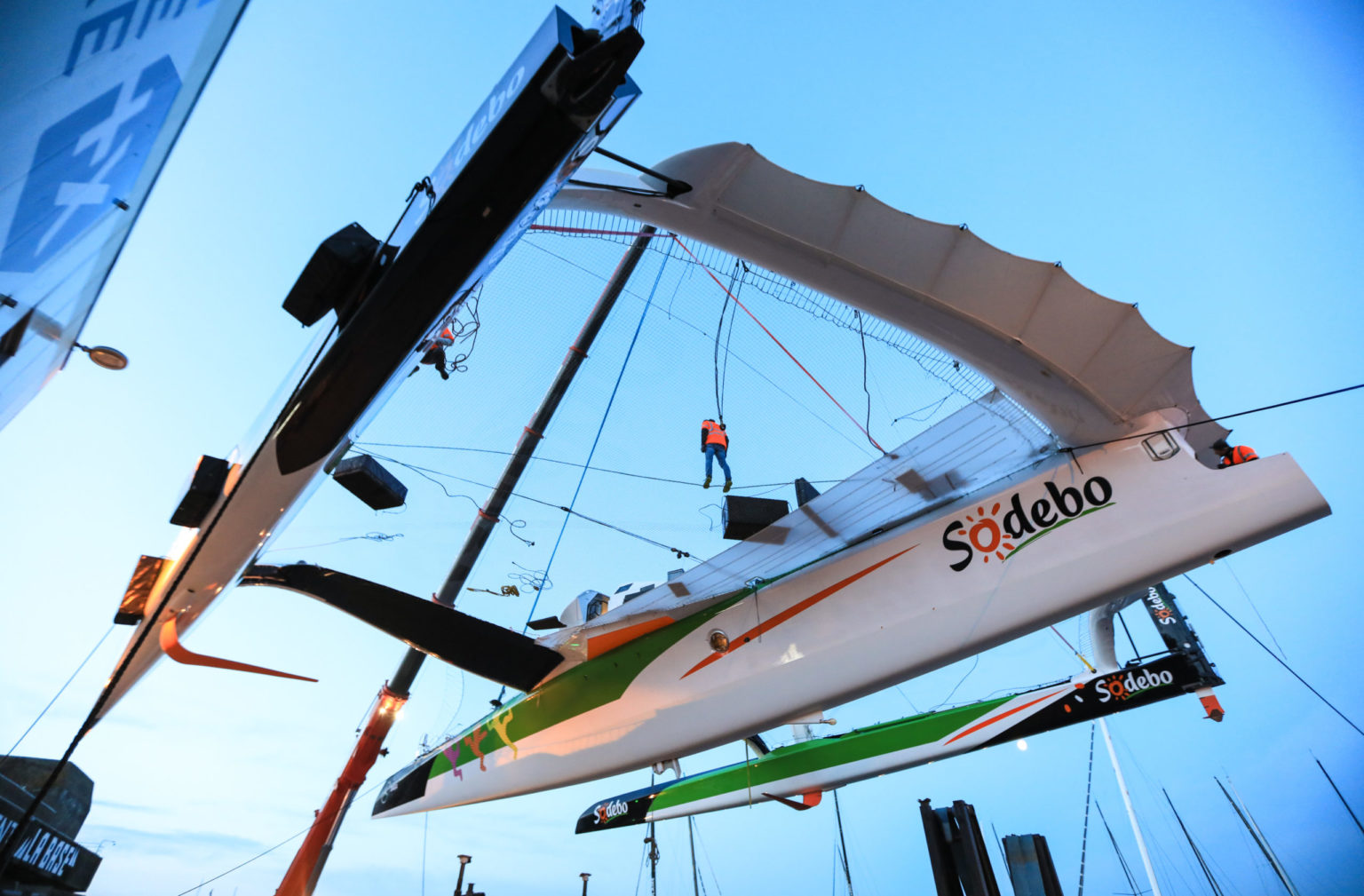 Mittelcockpit Ultim Trimaran: Sodebo mit neuen Foils – Rechtsstreit ...