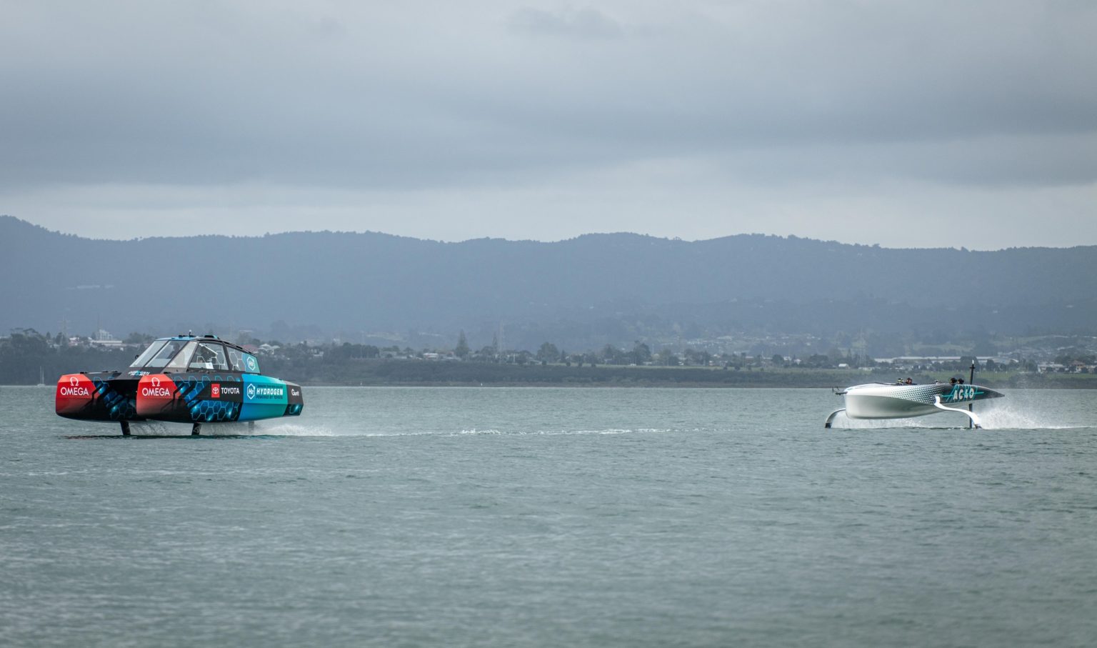 America’s Cup AC40 Foiler: Test-Premiere des Cuppers für Frauen und ...