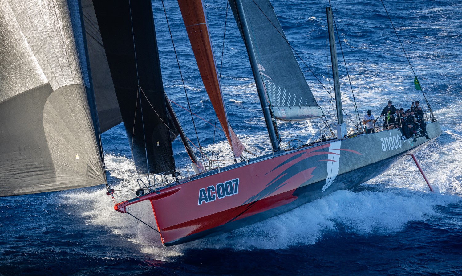 „Andoo Comanche“ gewinnt Line Honours beim Rolex Sydney Hobart ...