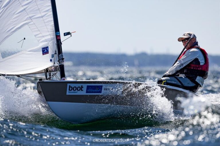 Aufschwung der OK-Jolle: Heiko Kröger gewinnt erste Regatta – 207 Boote ...